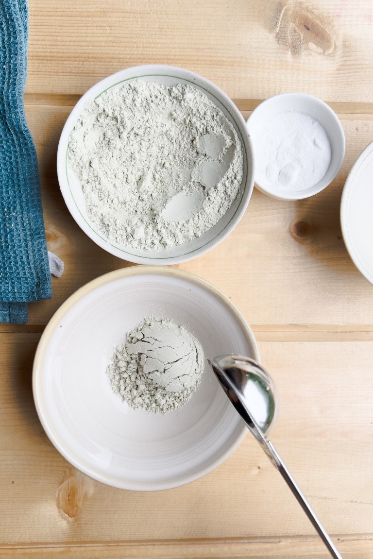 Natural Antibacterial Toothpaste With Bentonite Clay – Quick and Simple ...