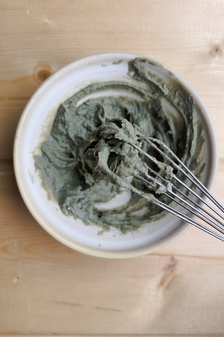 Natural Antibacterial Toothpaste With Bentonite Clay – Quick and Simple ...